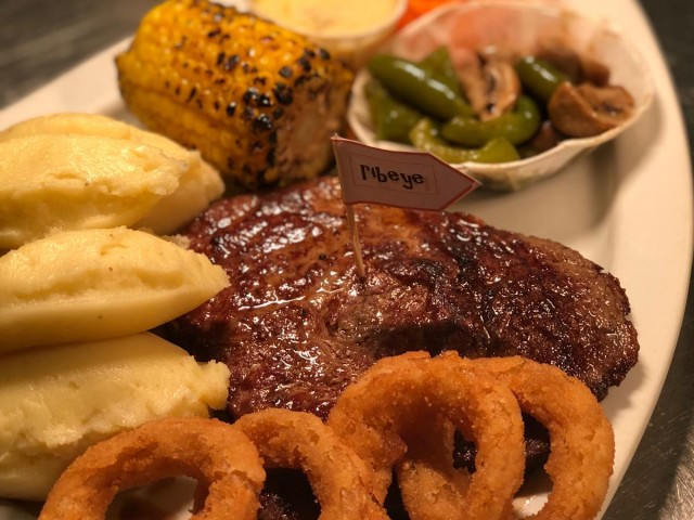 Photos, atmosphere, dishes - Braai Shack Restaurant - Milton Keynes